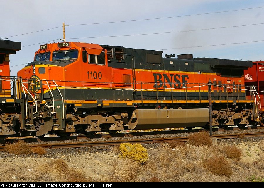 BNSF 1100